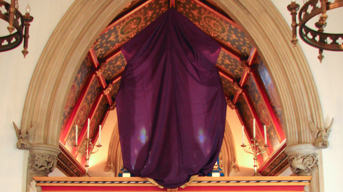 Why Veil Statues Before Easter? The Truth to this Tradition