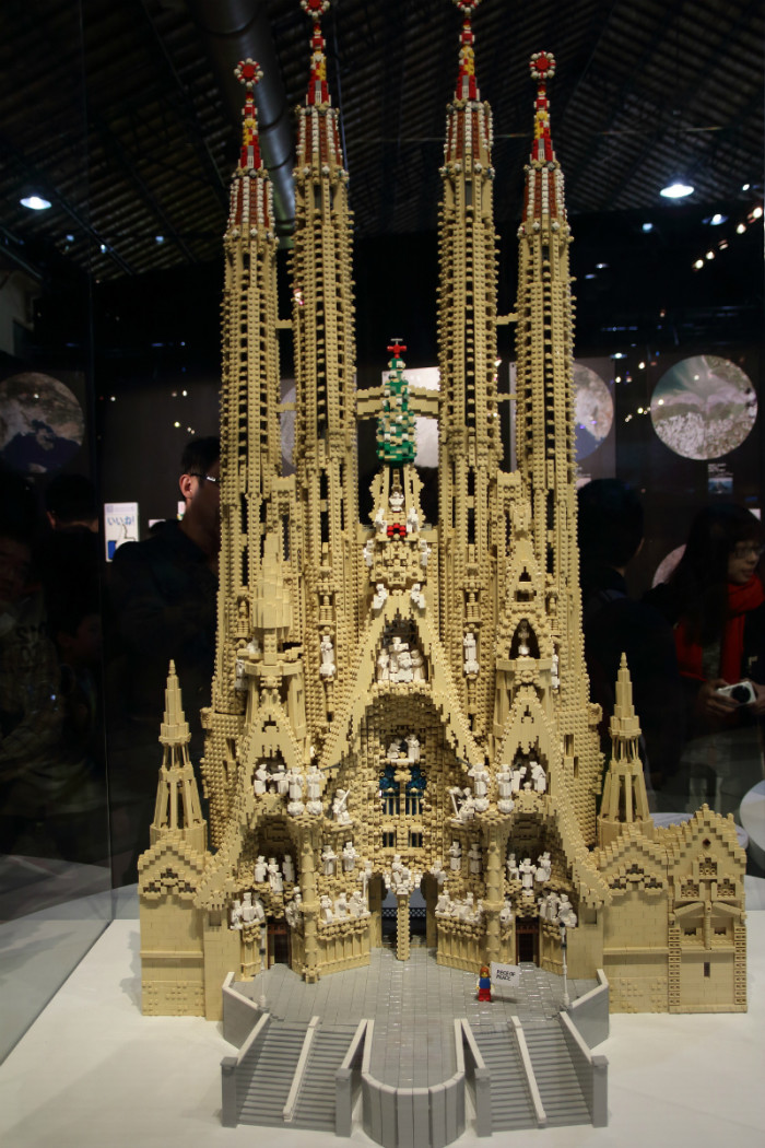 12 Amazing Christian Sculptures Made Entirely Out of LEGOs