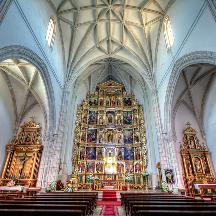 22 Beautiful Altars Worthy of the Sacrifice of the Mass