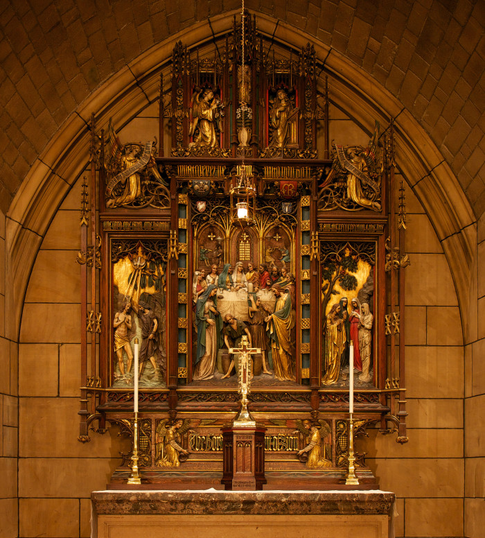 22 Beautiful Altars Worthy of the Sacrifice of the Mass