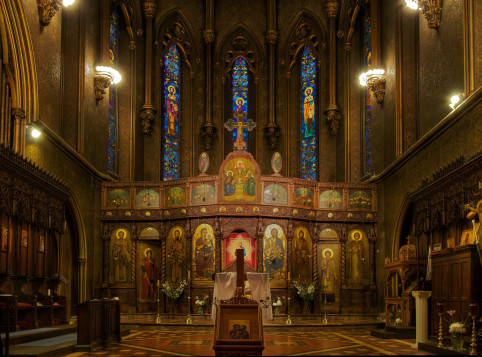 22 Beautiful Altars Worthy of the Sacrifice of the Mass