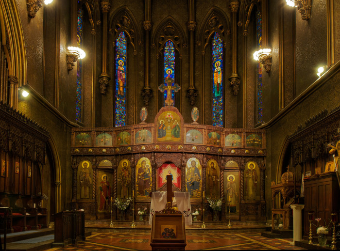 22 Beautiful Altars Worthy of the Sacrifice of the Mass