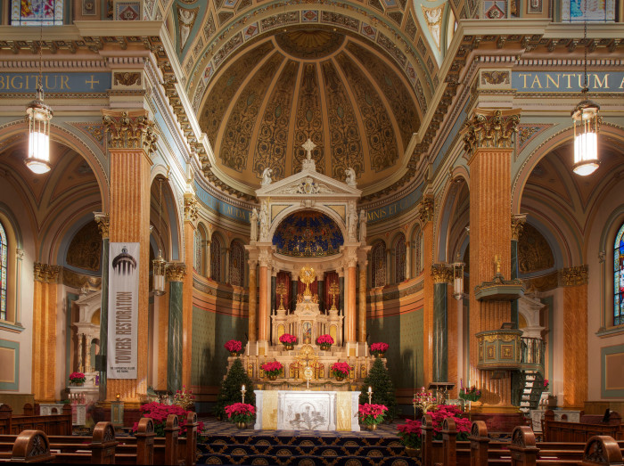 22 Beautiful Altars Worthy of the Sacrifice of the Mass