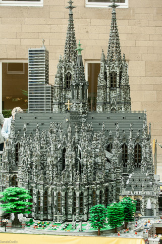 12 Stunningly Incredible Christian Sculptures Made Entirely with Legos