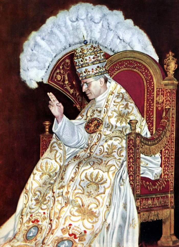 When Popes Wore Crowns: A Pictorial History of the Papal Tiara