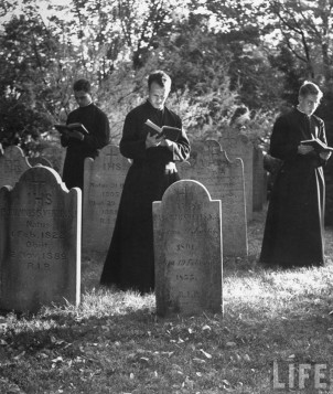 27 Fascinating Photos of Pre-Vatican II Catholicism