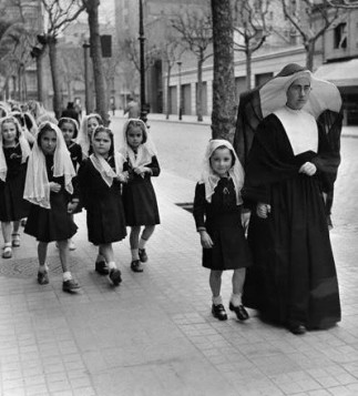 27 Fascinating Photos of Pre-Vatican II Catholicism