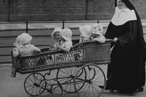 27 Fascinating Photos of Pre-Vatican II Catholicism