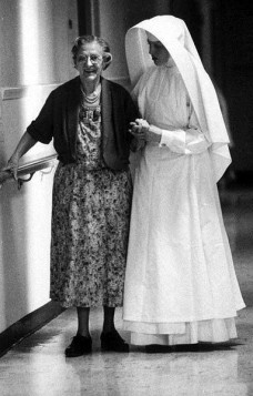 27 Fascinating Photos of Pre-Vatican II Catholicism