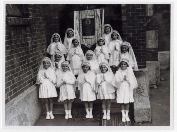 27 Fascinating Photos of Pre-Vatican II Catholicism