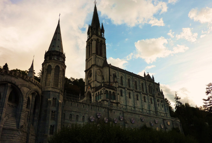 22 Mystically Beautiful Photos of Lourdes