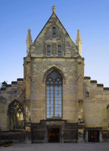 8 Beautiful Churches that Have Been Converted to Secular Uses