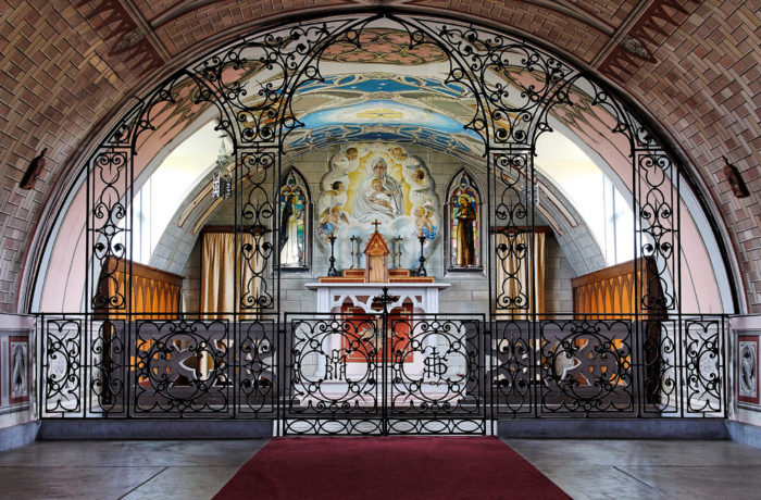 10 Beautiful Photos of Traditional Altar Rails