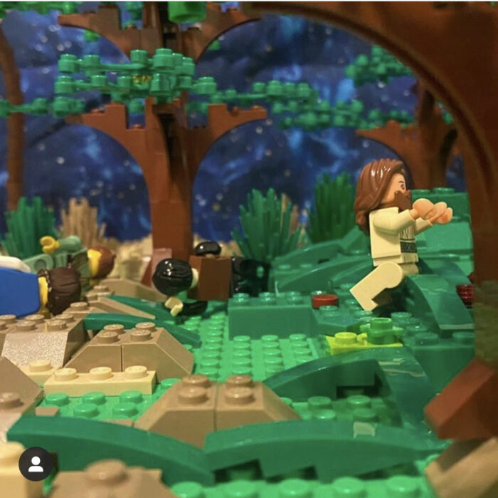 Sacerdote construye increíbles escenas de Jesús en Semana Santa con Lego